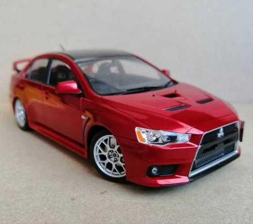 Модель Mitsubishi Lancer Evo X 1:24 Aoshima