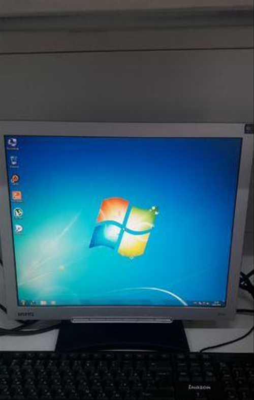 Монитор benq t705 выключается