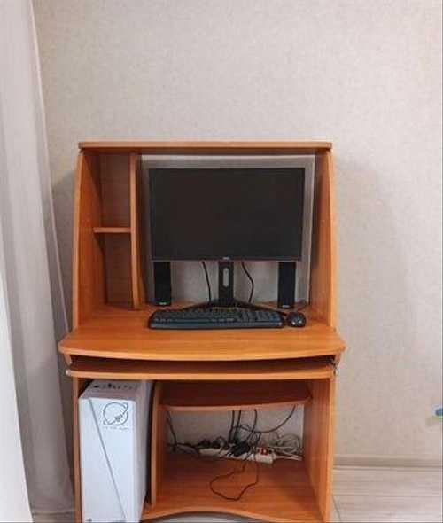 Компьютерный стол на одной ноге