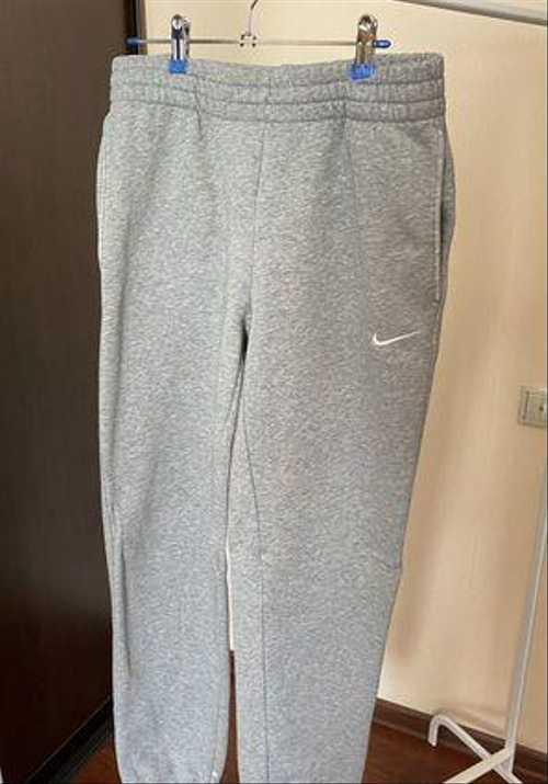 Спортивные утеплённые штаны джоггеры Nike, S