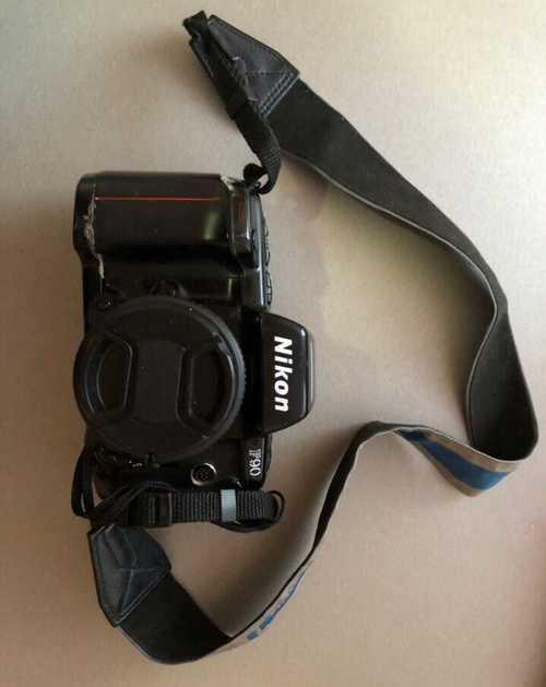 Nikon F90 с объективом