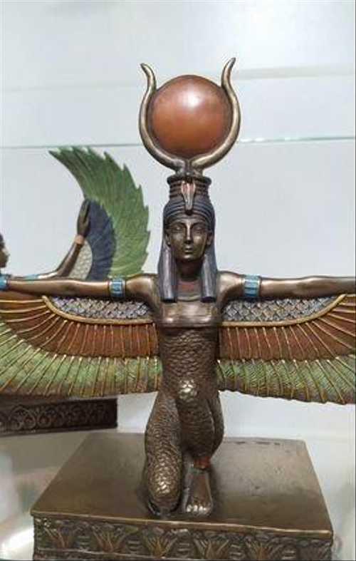 Статуэтки египетских богов Маат,Исида
