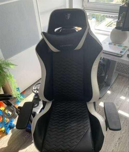 Игровое кресло Tesoro