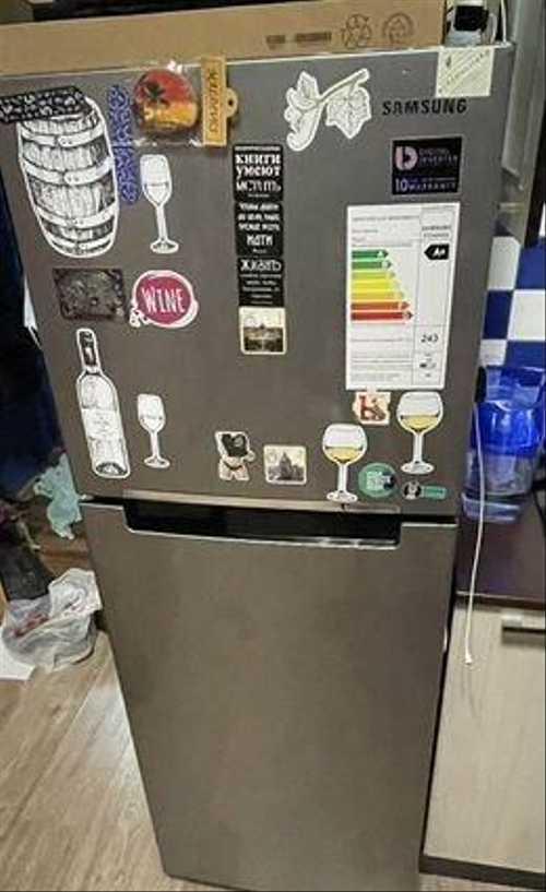 Холодильник с морозильником Samsung RT22HAR4DSA