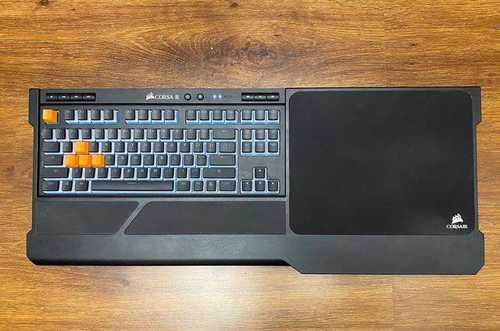 Corsair K63 Wi-fi + Lapboard