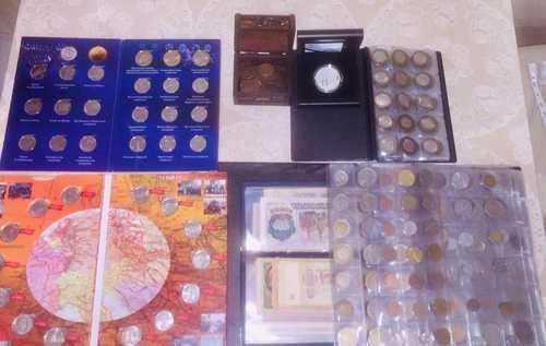 Большая коллекция монет и банкнот