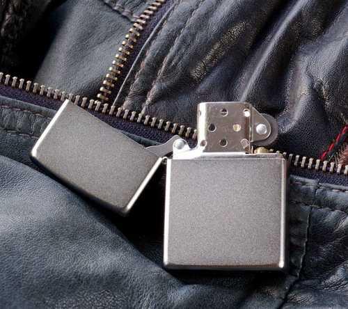 Zippo Зажигалка бензиновая 205 Satin Chrome
