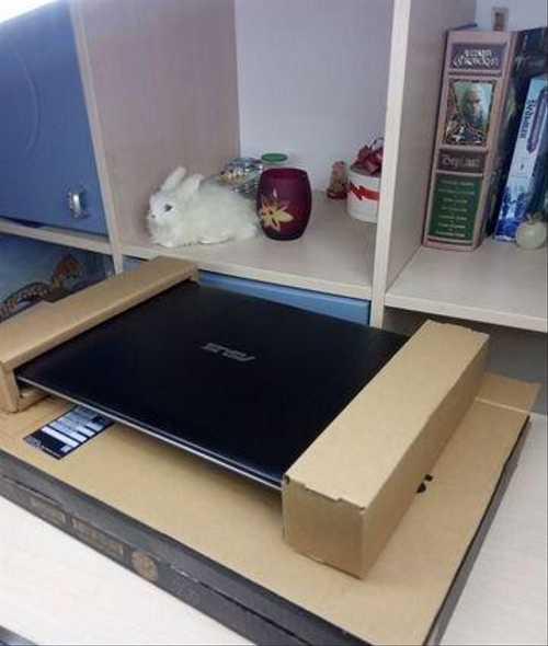 Ноутбук в коробке