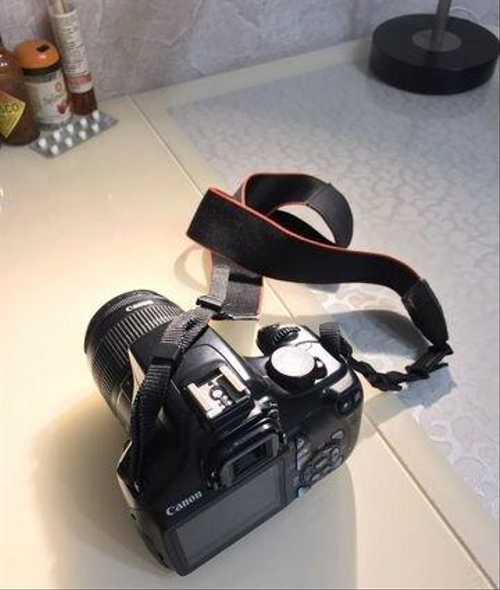 Зеркальные фотоапарат Canon 1100d