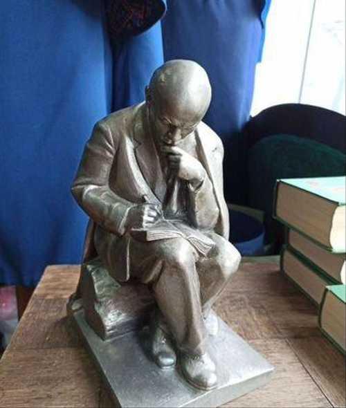 Скульптура В.И. Ленин
