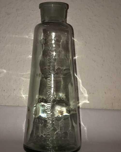 Стеклянная бутылка в резиновом чехле. Бутыль Боброва. Бензин в стеклянной бутылке. Бомба в стеклянной бутылке.