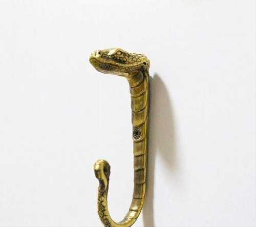 Декоративный настенный крючок Snake