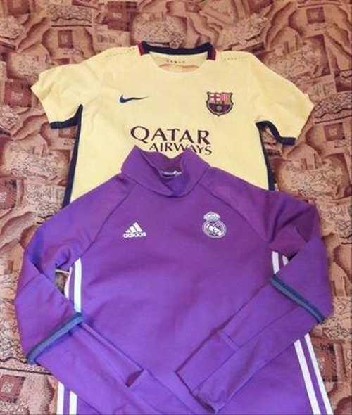 Спортивная желтая футболка FCB и фиолетовая с рука