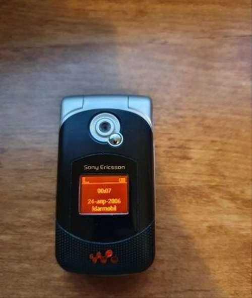 Телефон Sony Ericsson W300i