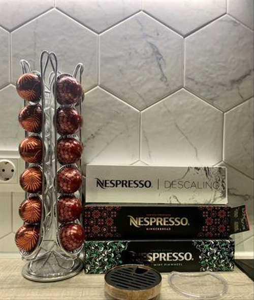 Подставка для капсул Nespresso Vertuo с капсулами