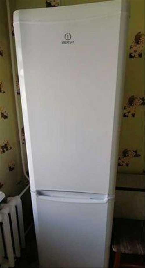 Холодильник бу indesit bh20