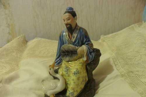 Статуэтка "Китаец с гусем и веером", фарфор