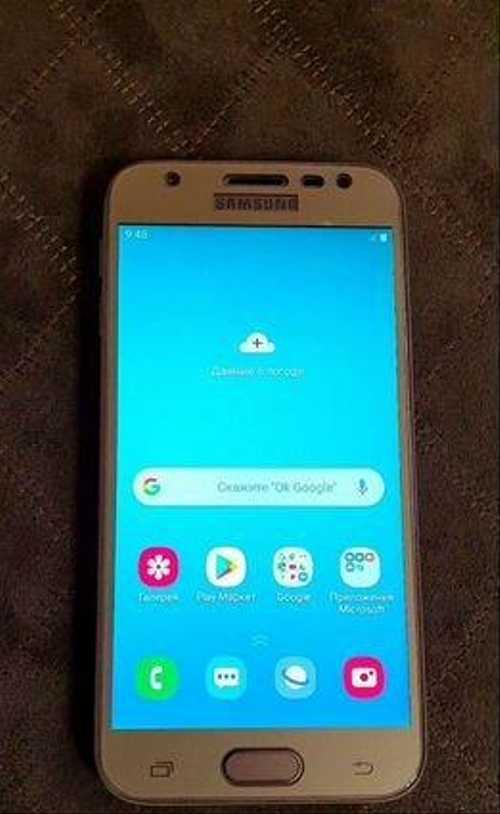 Телефон Samsung J3