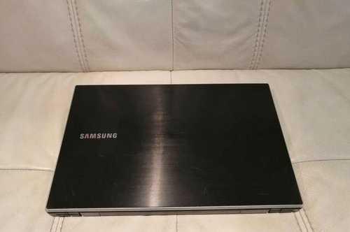 Samsung 305V (15.6", A8 4 ядра, 4/500Гб)