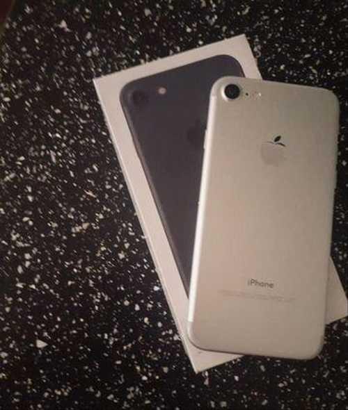 Телефон iPhone 7 32g