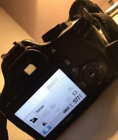 Зеркальный фотоаппарат Canon 550D