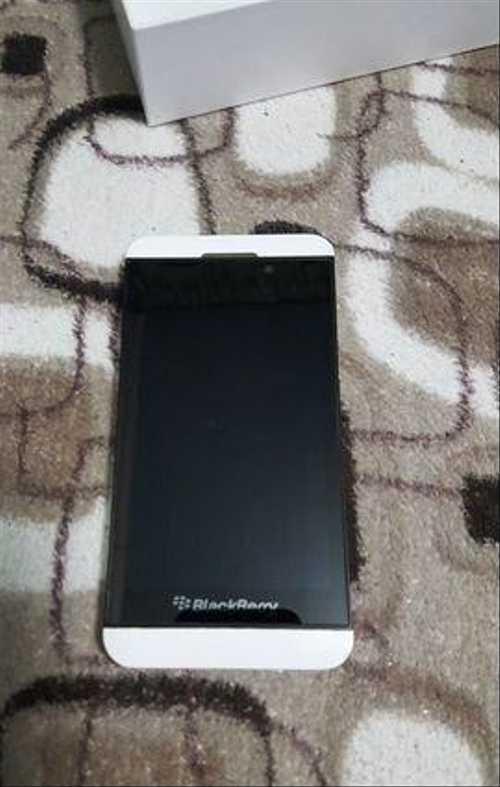 Телефон BlackBerry Z10