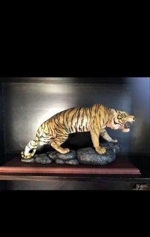 Статуэтка Тигр