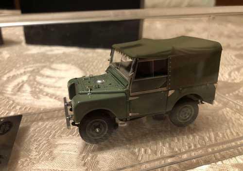 Модель автомобиля Land Rover Series 1 HUE 166 1:43