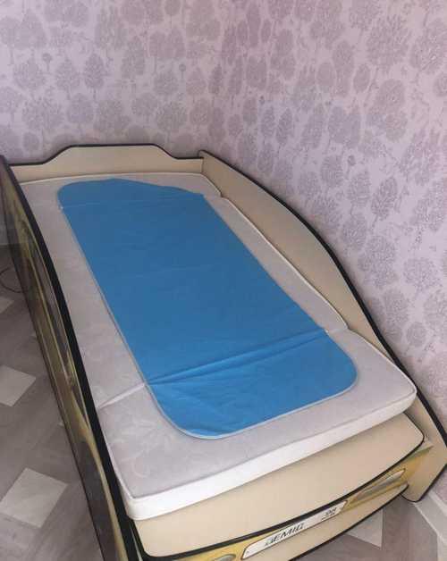Кровать машинка