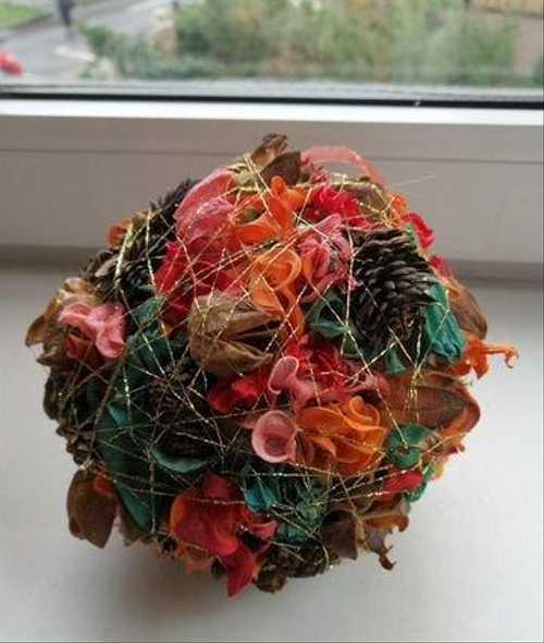 Декоративный шар из сухоцветов