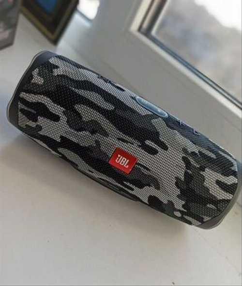 JBL charge 4