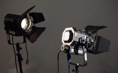 Галогеновый прожектор Logocam Fresnel 300 Halogen