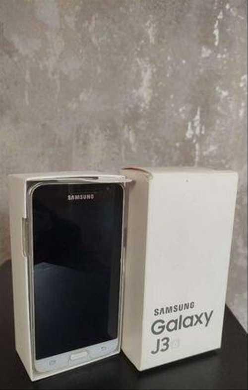 Телефон Samsung GalaxyJ3