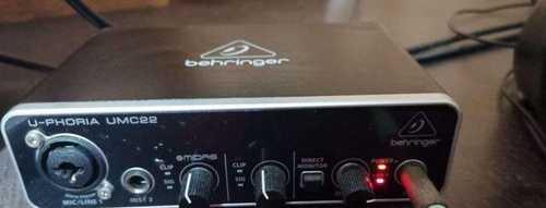 Аудиоинтерфейс usb Behringer umc22