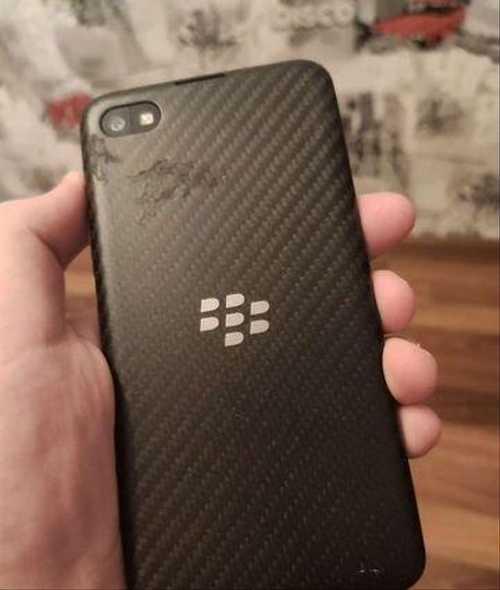 Телефон Blackberry z-30