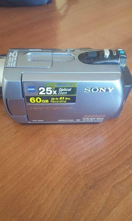 Видеокамера Sony Handycam DSR-SR82e