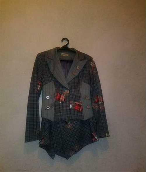 Продам деловой костюм