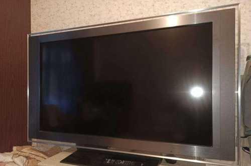 Sony Bravia 52"