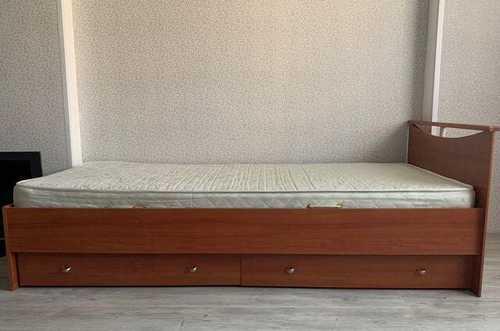 Каркас одноместной кровати с матрасом и с двумя ящ