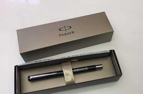 Подарочная ручка роллер Parker
