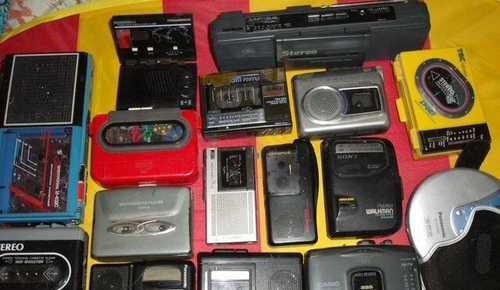 Коллекция кассетных аудиоплееров и диктофонов16 шт