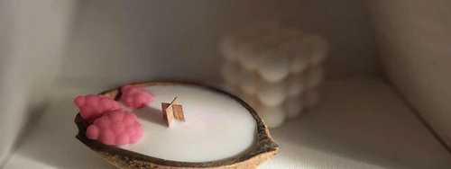 Натуральная свеча в кокосе