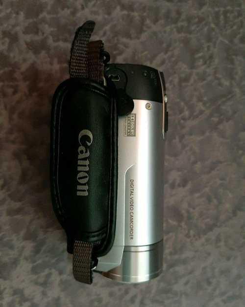 Продам видеокамеру Canon FS100E