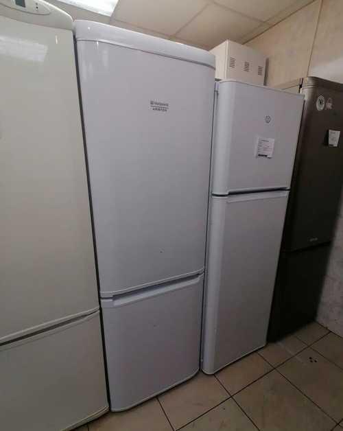 Холодильник бу Ariston