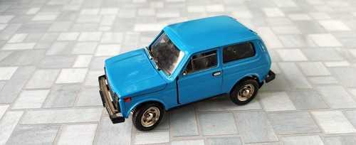 Модель 1:43 Нива LADA 2121 А 20 СССР Саратов
