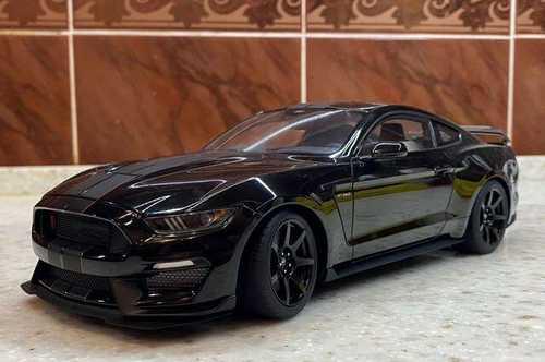 Форд Мустанг Шелби GT 350R autoart 1:18