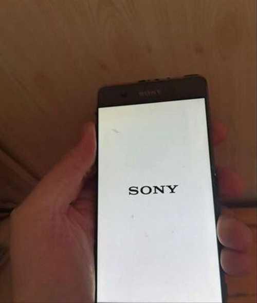 Телефон Sony experia XA(F3112)