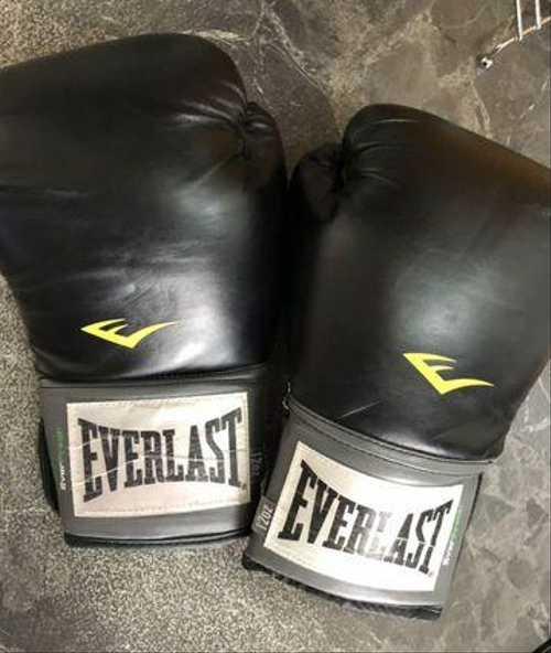 Боксерские перчатки everlast