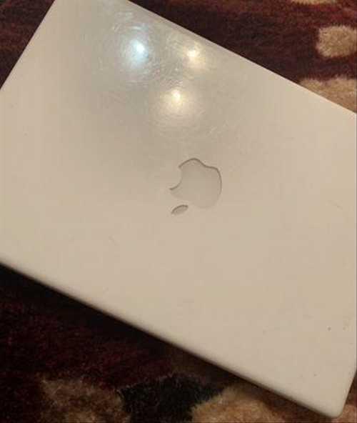 Apple MacBook White