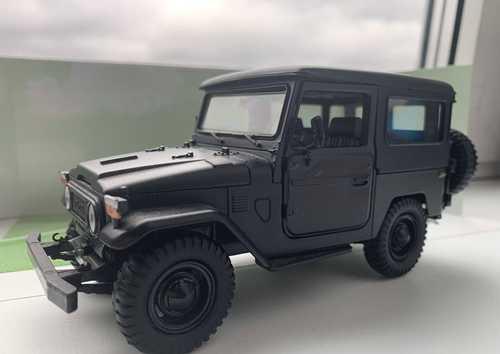 Модель Toyota Land Cruiser FJ 40 1:24